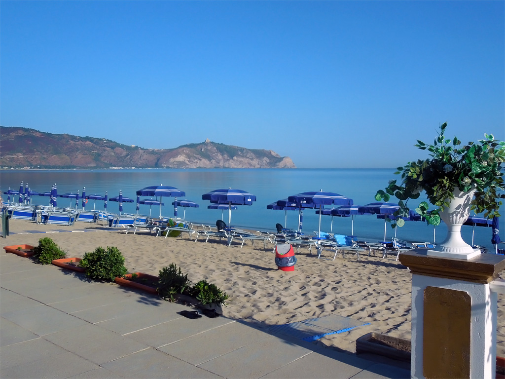 What is a lido and where can you find the best ones in Sicily?